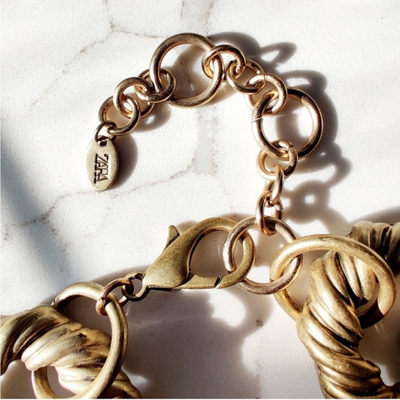 Zara | Jewelry | Zara Link Twist Chain Limited Edition Bracelet | Poshmark